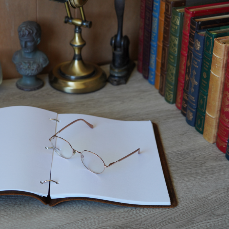 Script Cut - Refillable Leather Binder – Murdy Creative Co.